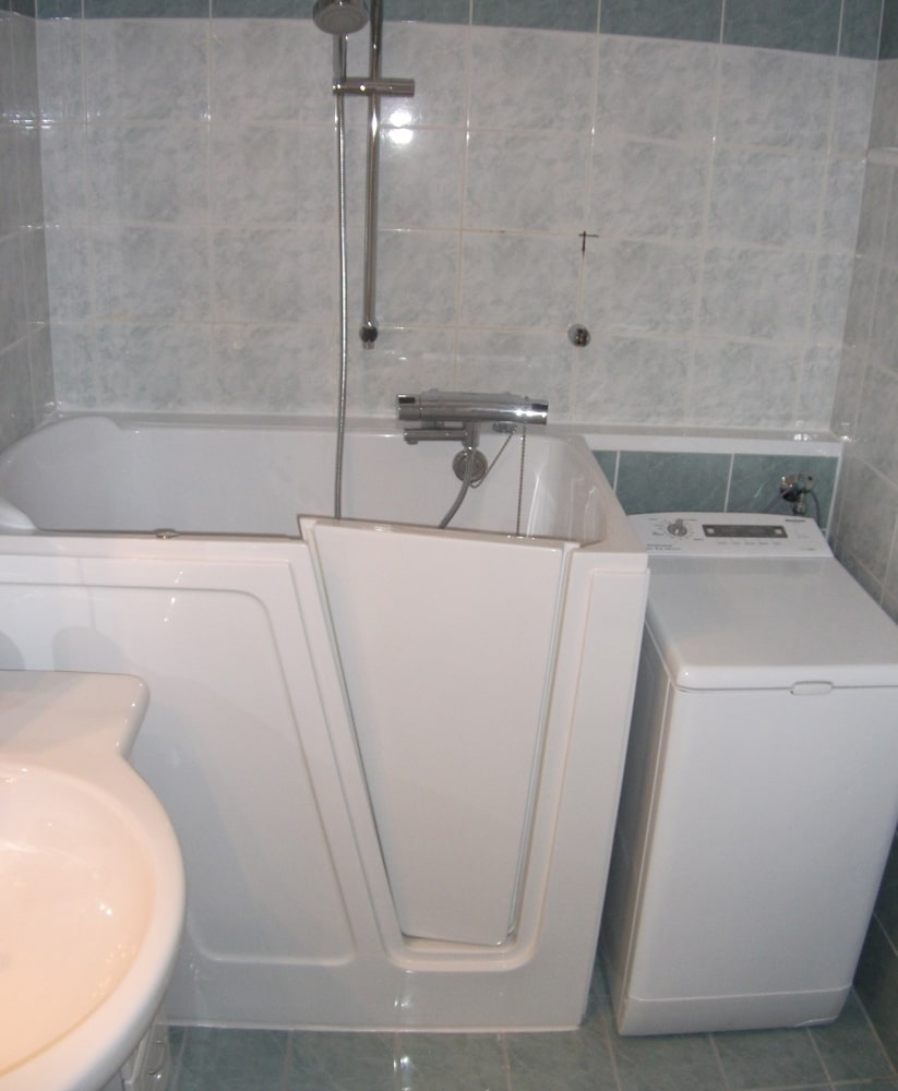 Sitzbadewanne mit Seiteneinstieg «Mallorca» - VitaActiva AG