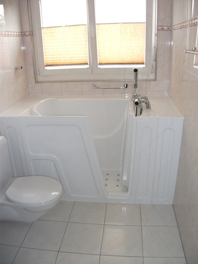 Sitzbadewanne mit Seiteneinstieg «Mallorca» - VitaActiva AG